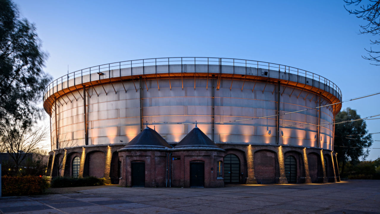 Gashouder Amsterdam van het gas | Pluimers Isolatie